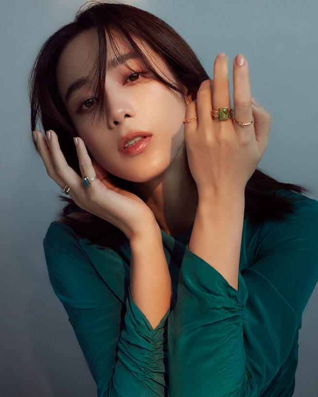 Agete 2023新品粉嫩登場！攜手温貞菱傾情詮釋春季系列，精選5款必備日常飾品、藍紋瑪瑙戒指疊戴太迷人！ | Bella.tw儂儂