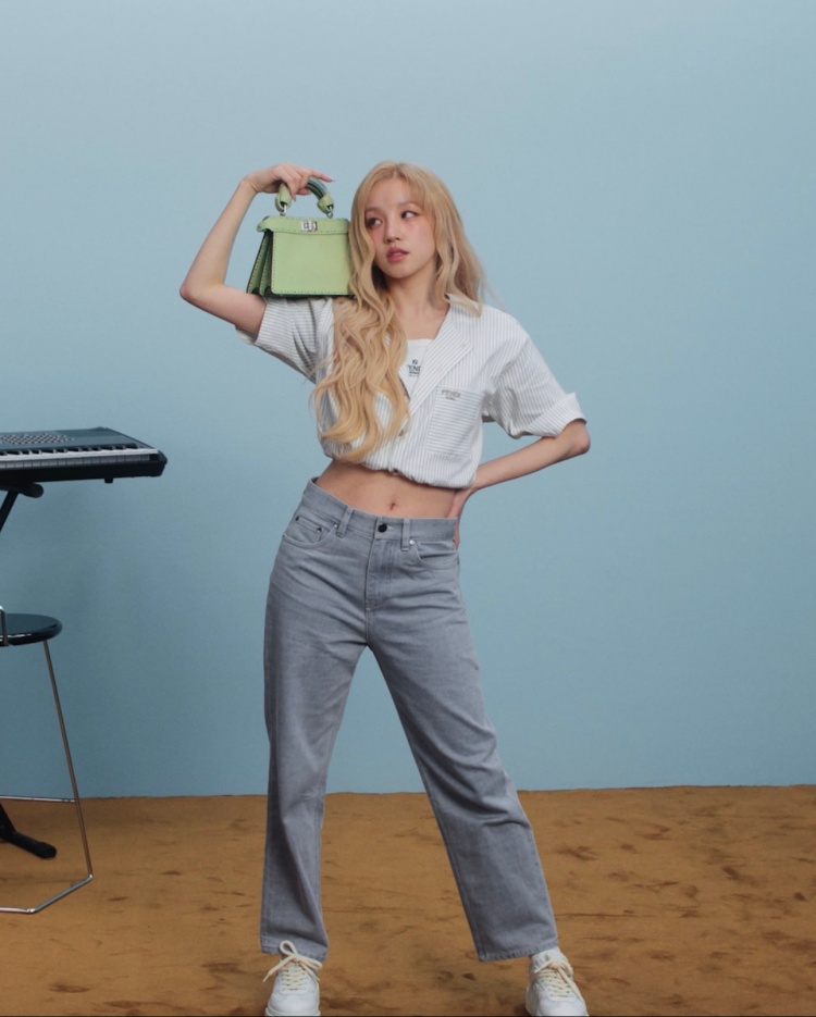 Lisa穿搭Fendi包包！7點解析為何「Peekaboo」問世16年依舊熱賣? | Bella.tw儂儂