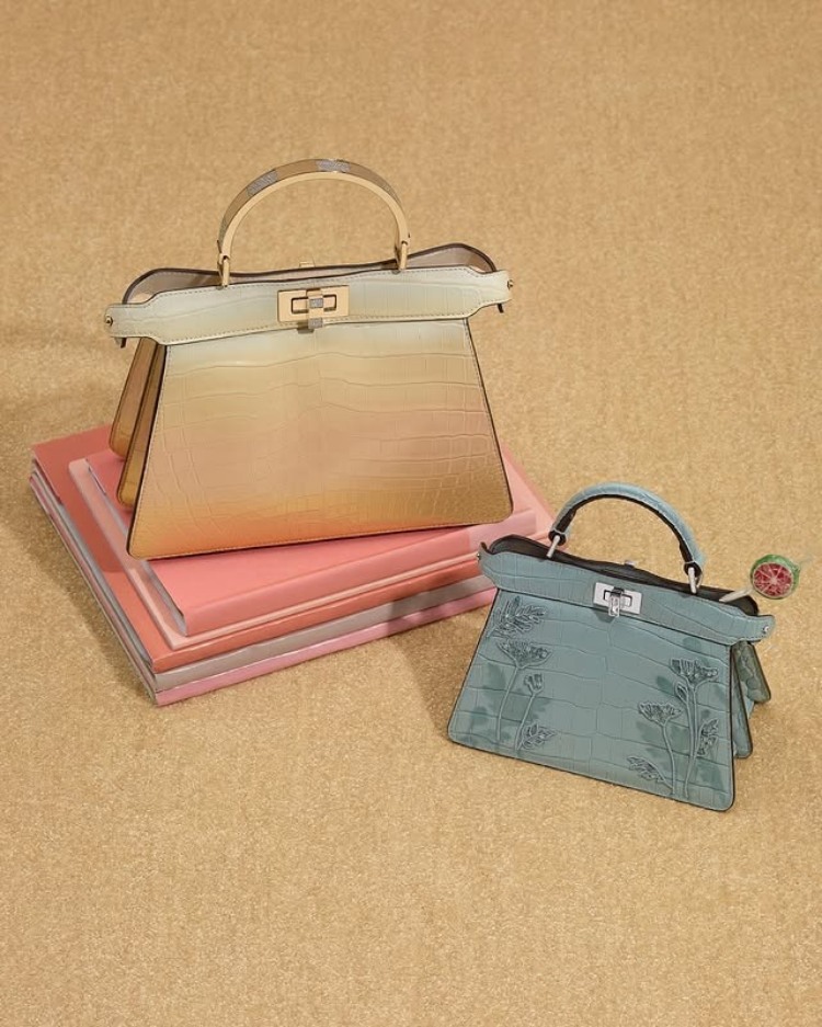 Lisa穿搭Fendi包包！7點解析為何「Peekaboo」問世16年依舊熱賣? | Bella.tw儂儂