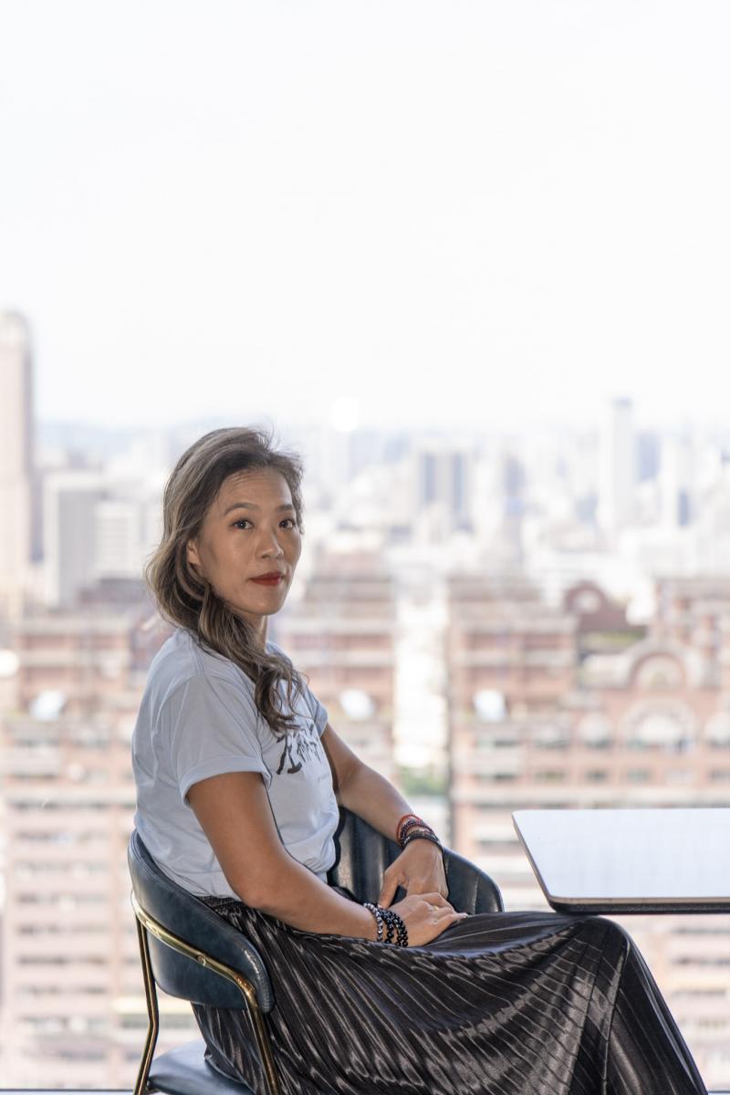 專訪｜鄒時擎《左撇子女孩》代表台灣出征奧斯卡：用20年找回左手的反骨之路 | Bella.tw儂儂