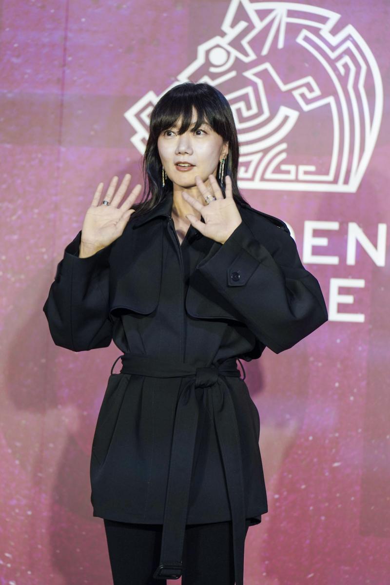 韓影后裴斗娜首台來「吃麵被認出」談影視轉型挑戰：要讓觀眾非進戲院不可｜金馬62 | Bella.tw儂儂