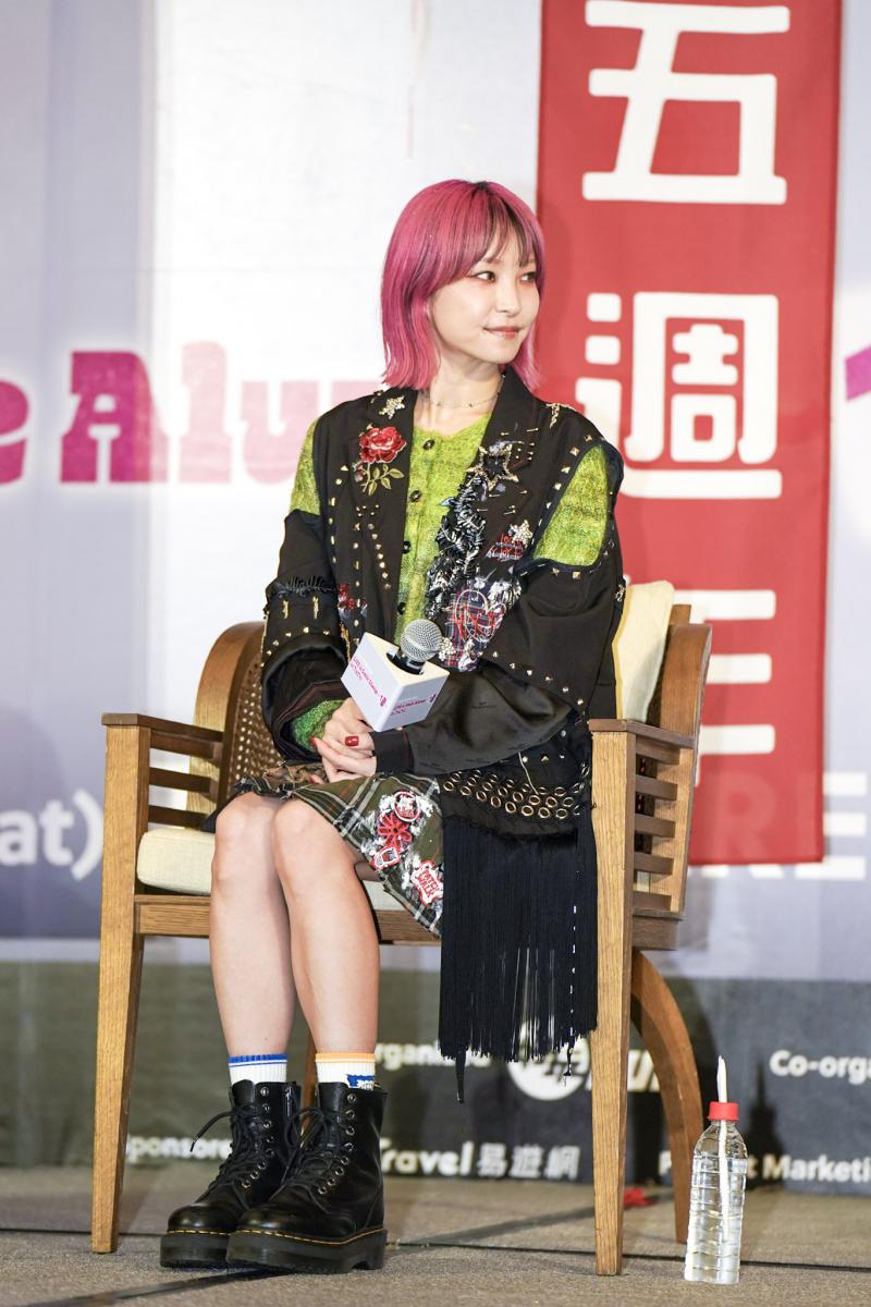 「鬼滅歌姬」LiSA快閃來台吸3千粉！許願唱進大巨蛋烙中文「馬上有票」 | Bella.tw儂儂